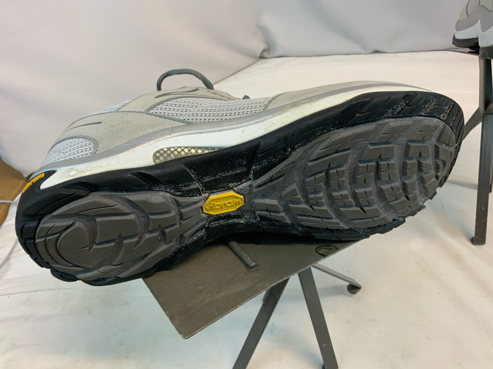 Abeo Aero Athletic Shoes Sz 11.5 W Men Gray Upper Vibram Soles Mint YGI ...