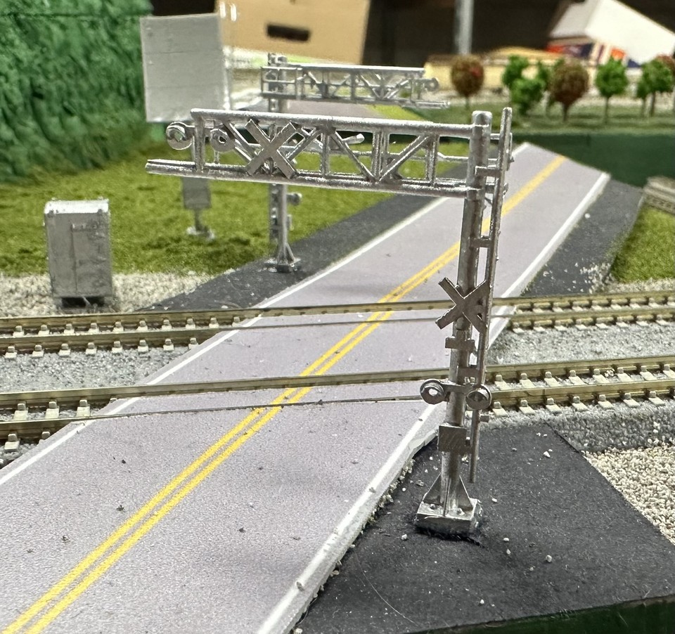 N Scale - Crossing Signal 1 Lane Single Mast Cantilever | eBay