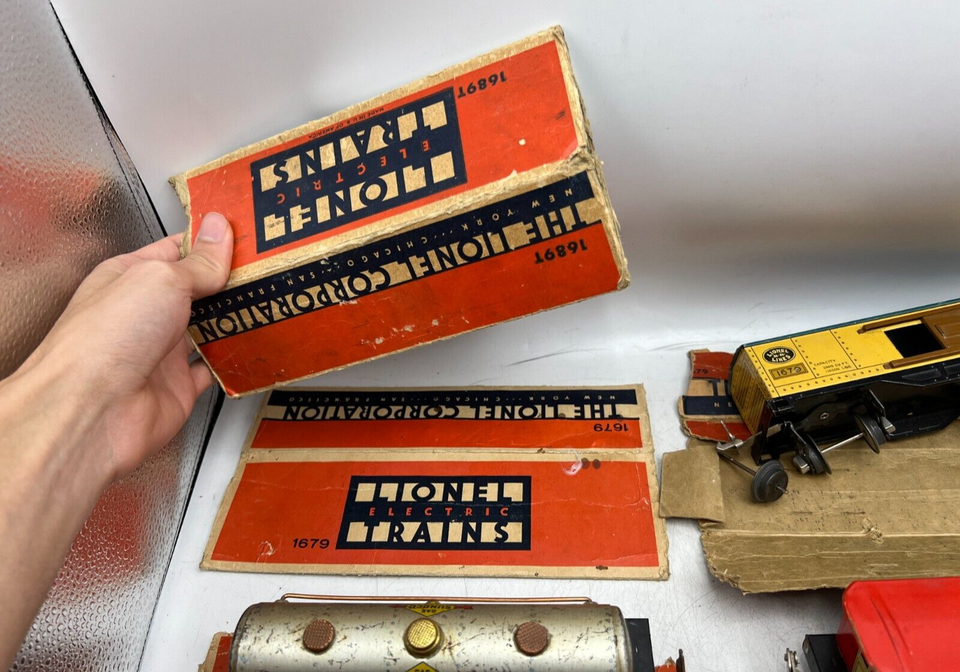 Lot of 12 O Gauge Junk Train Marx Lionel Freight Cars / Caboose ...