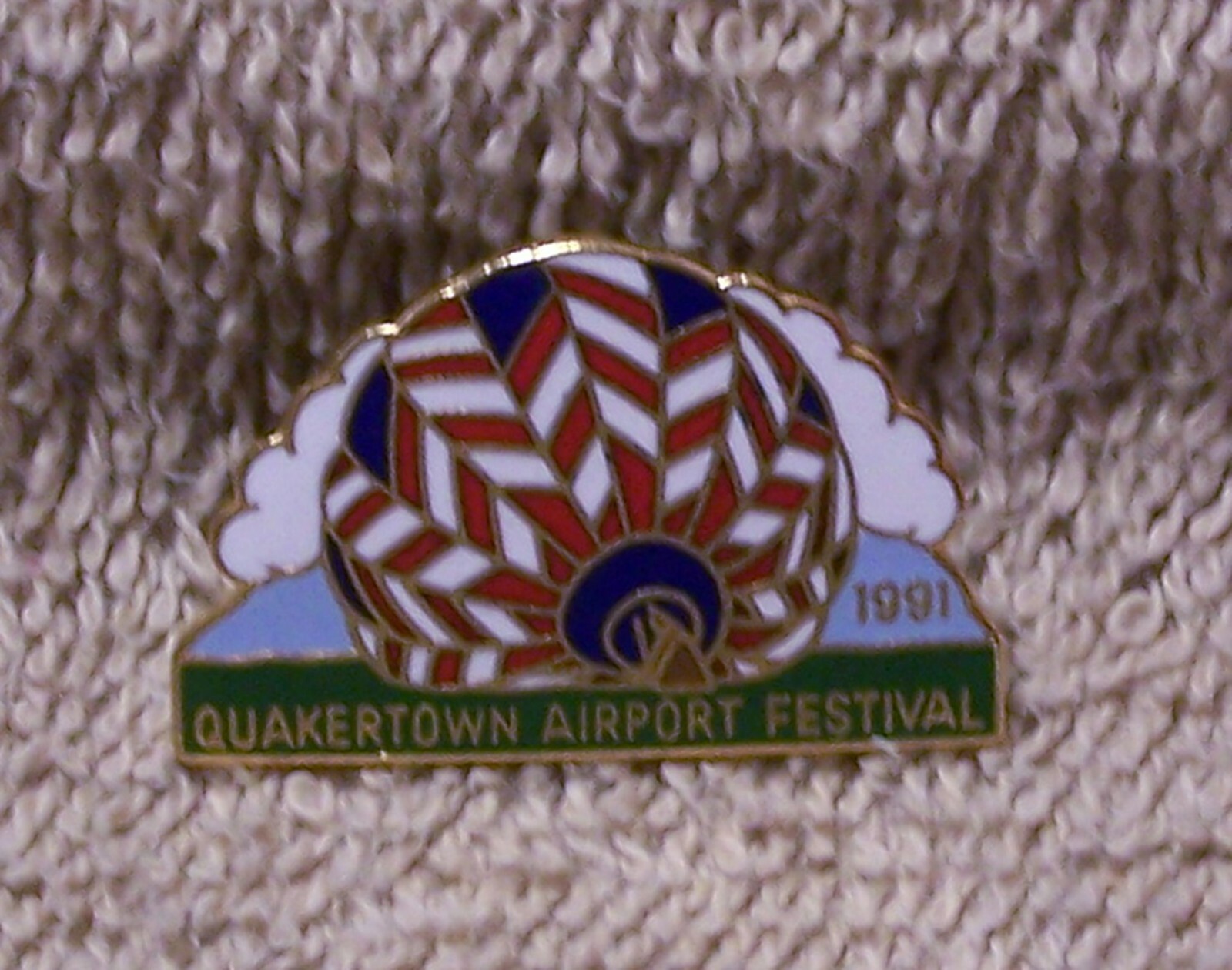 1991 QUAKERTOWN AIRPORT FESTIVAL BALLOON PIN | eBay
