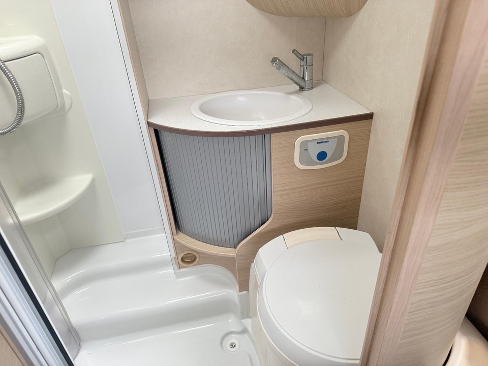 Adria Coral Compact | eBay UK