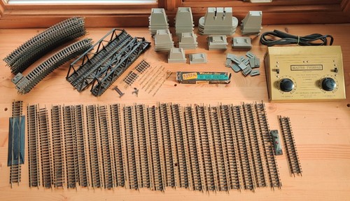 HO Train Locomotive Rail Road Tracks Curved Straight Riser Transformer ...