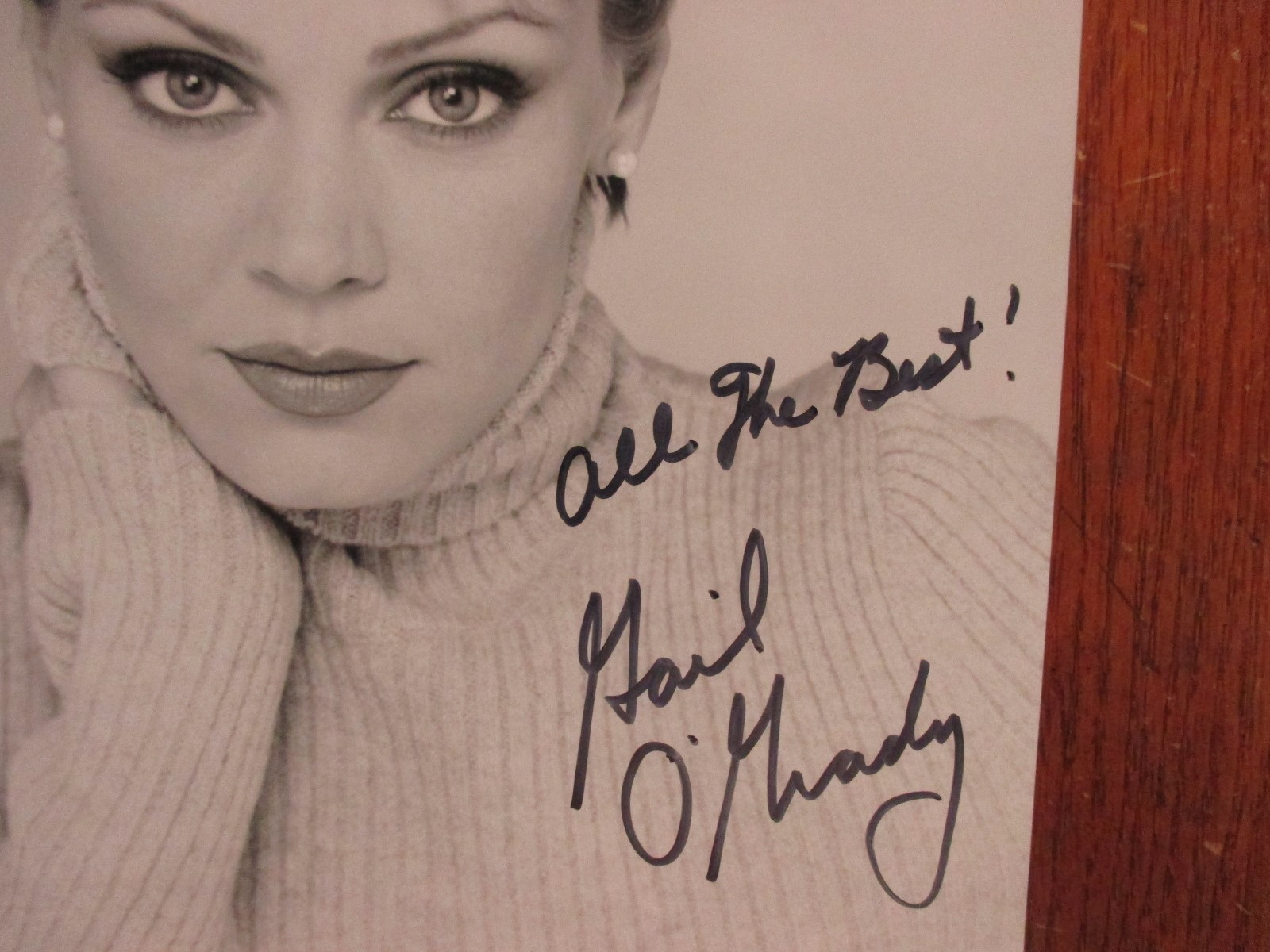 GAIL O'GRADY("NYPD Blue/American Dreams")Signed 8 X 10 Black & White ...