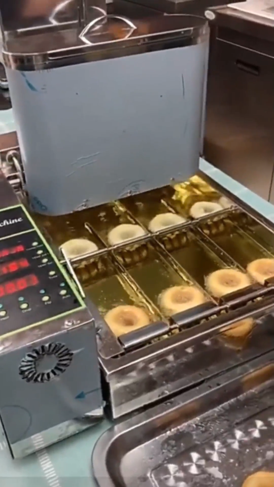 90% New Commercial Single Row Automatic Doughnut Maker Donut Machine ...