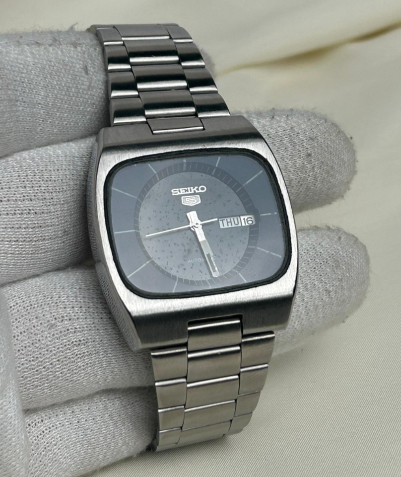 Vintage Tv Shape Seiko 5 Automatic Analog Day/Date Men's Wrist Watch ...