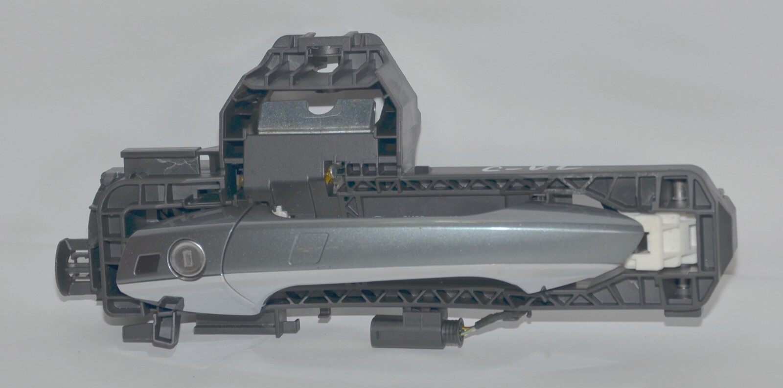 Door Handle Mercedes W204 Bracket Keyless Go Left A2047602334 779 | eBay