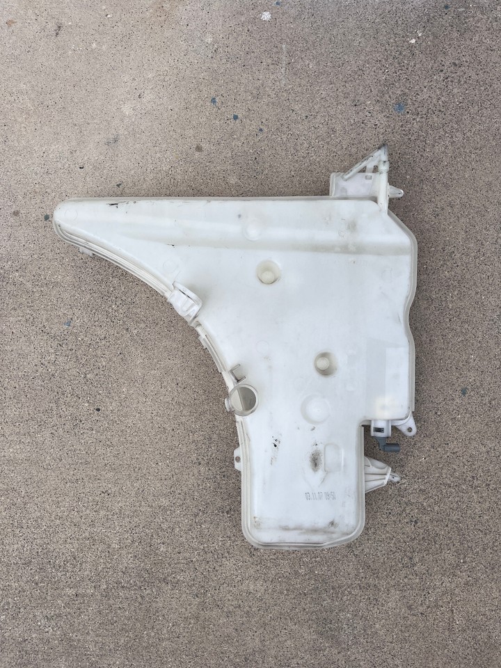 06-12 E90 E91 BMW Windshield Washer Fluid Reservoir and Pump ...
