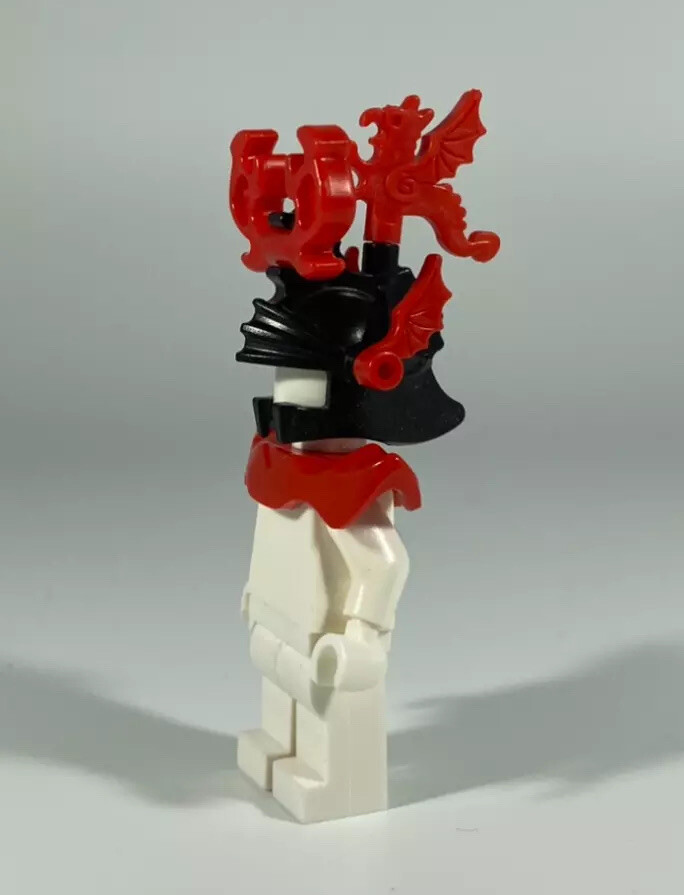 LEGO Knight Armor Set w/ Red Horn & INCLUDES RARE Brand New Plume Wheel ...