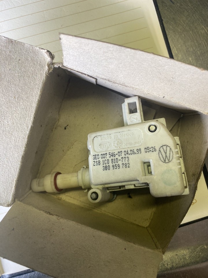 NOS Volkswagen Fuel Door Actuator 1C0810773 | eBay