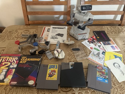 Nintendo NES R.O.B. Rob the Robot- Turns On Mario Booklets Lot | eBay