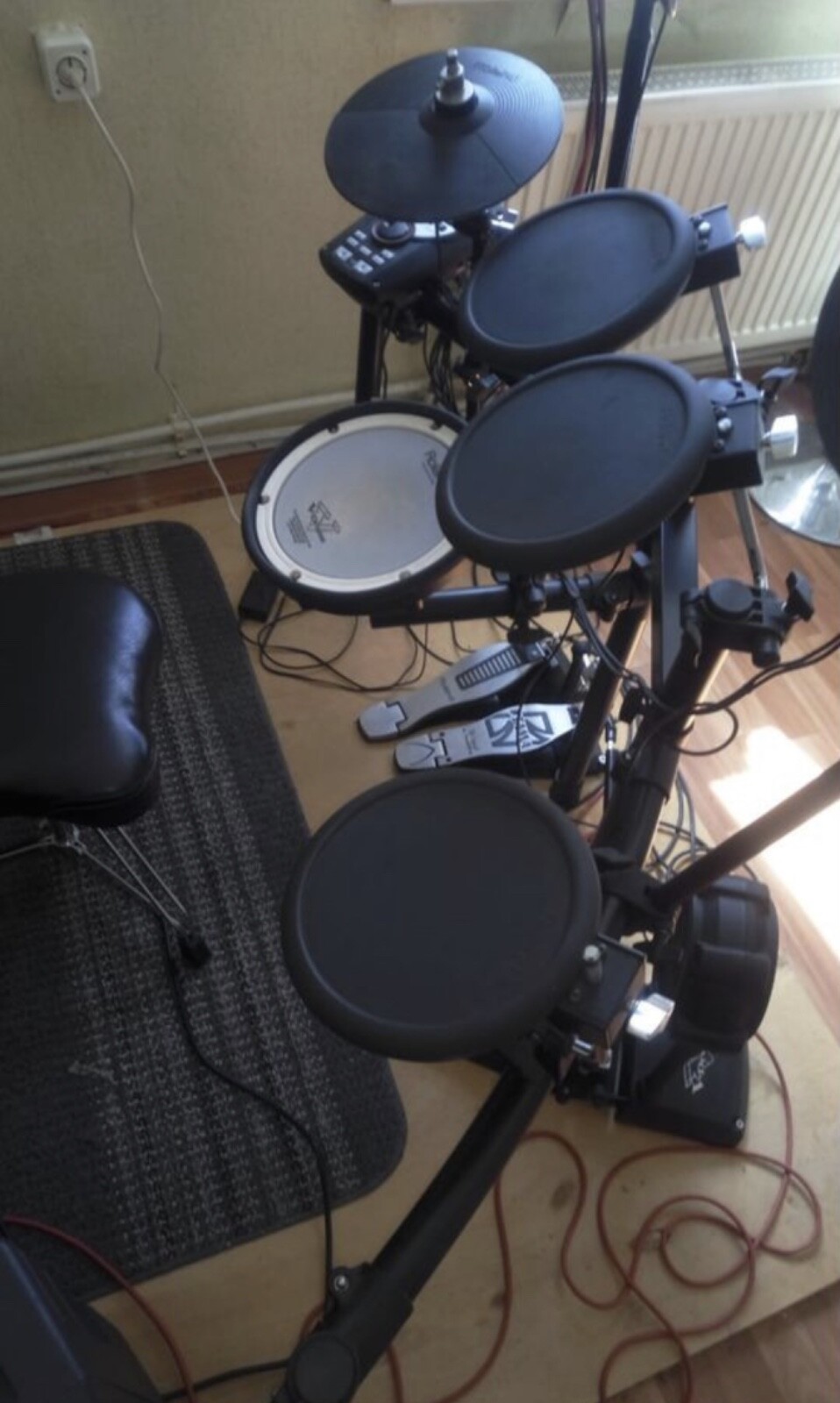 Roland TD-11K V-Drums Electronic Drum Kit, with Stand,Throne, Amp, Bass ...