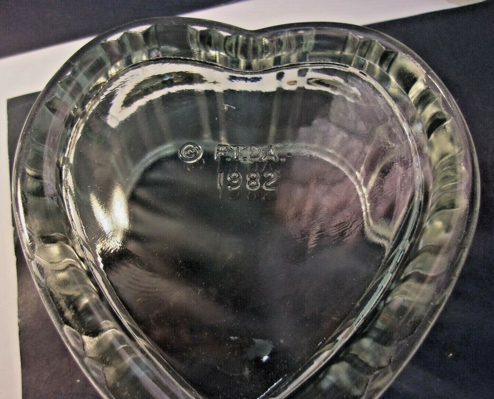 Vintage Heart-Shaped Bowl FTDA Ribbed Heavy Glass 1982 5 5/8" x 3” Deep ...