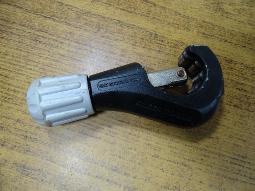 KLEIN TOOLS 88906 1/2-3/4-1" EMT CONDUIT SCORING TOOL | eBay