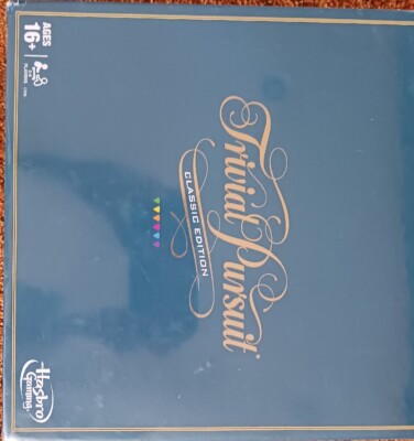 HASBRO TRIVIAL PURSUIT CLASSIC EDITION BOARD GAME 2400 QUESTIONS AGE8 ...