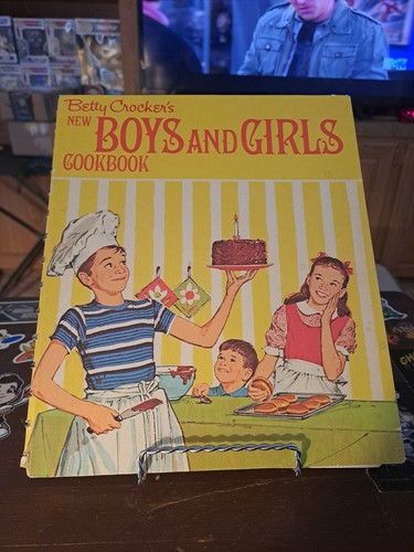 Vintage 1973 Betty Crocker's New Boys and Girls Cookbook Yellow HC ...