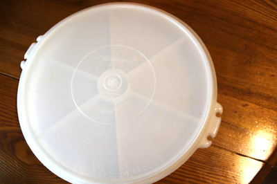 Vintage Tupperware 12" Round Divided Condiment/Deli Container with Lid ...