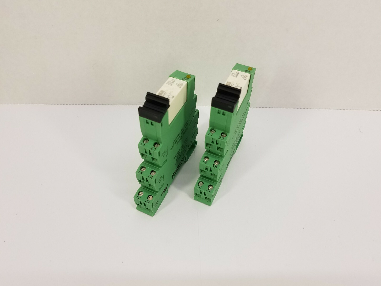 (2) Phoenix Contact PLC-BSC-24DC/21-21 (2961312) Relay Socket w ...