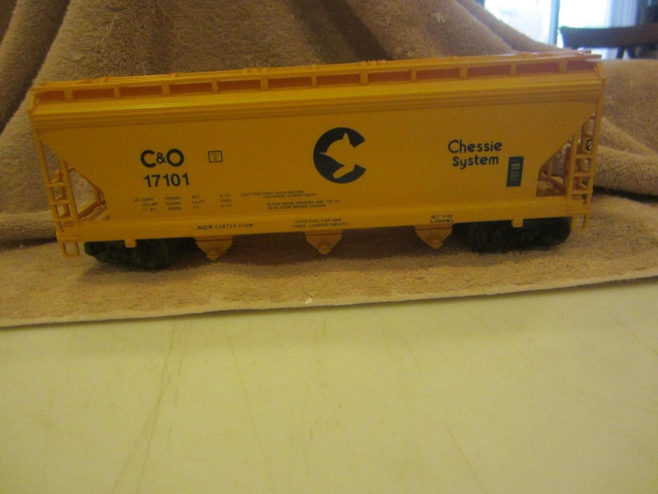 Lionel 8463 Chessie Syste 8560 diesel 3 covered hoppers x vision ...