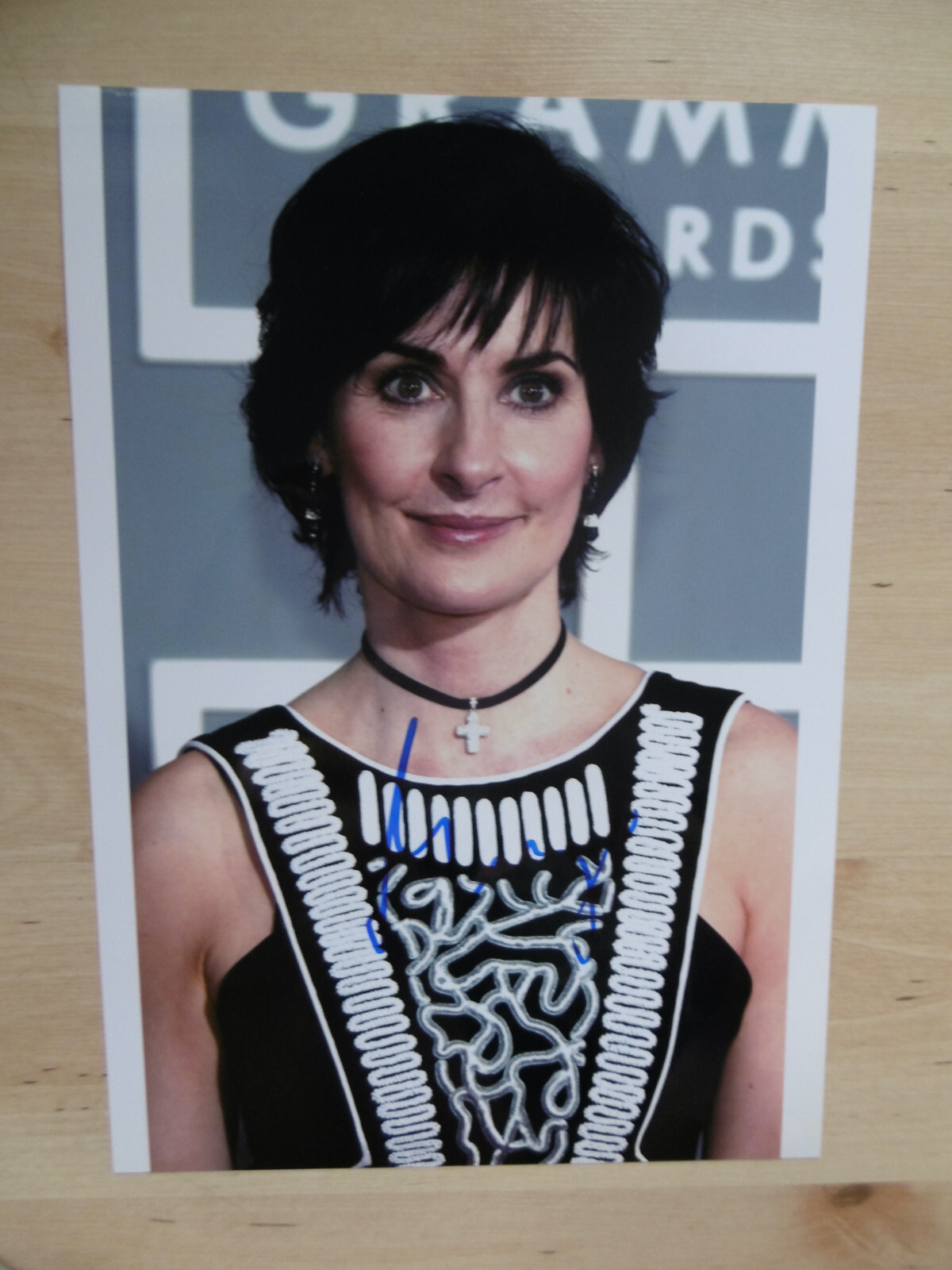 Enya Singer Original Autogramm signed 20x30 cm Bild ACOA | eBay.de