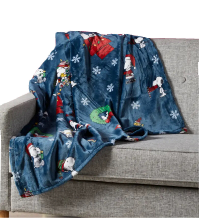 Peanuts Snoopy Christmas Lights Doghouse Berkshire Throw Blanket Santa ...