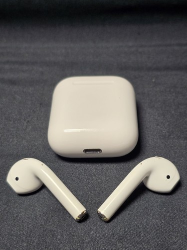 Apple AirPods White In Ear Headset with Charging Case 2nd Generation ...