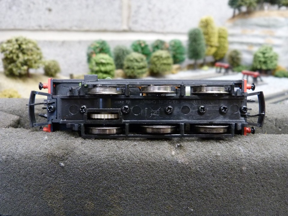 Hornby LSWR terrier class A1X 0-6-0 loco for OO gauge model train set ...