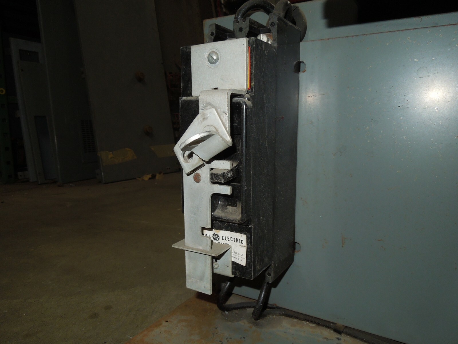 GE 7098 Series 50A/50A 2P 240V Twin Feeder MCC Bucket Breaker ...