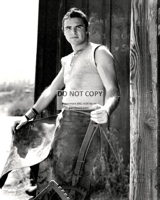 BURT REYNOLDS AS "QUINT ASPER" IN "GUNSMOKE" - 8X10 PUBLICITY PHOTO (AB ...