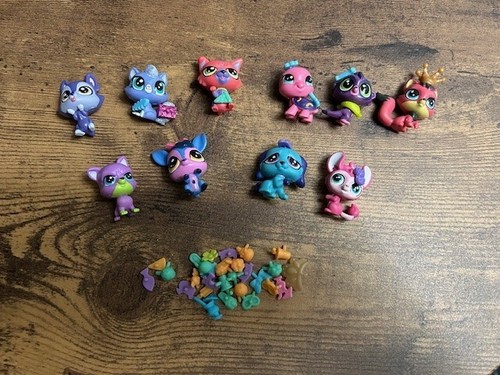 LITTLE PET SHOP MINI'S - - 1 1/2" H - - qty 10 - - with over 30 ...