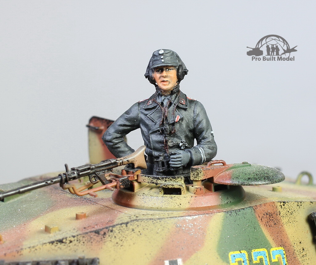 (Pre-Order) German Tank Commander /w 02 Riders WW2 1:35 Pro Built Model ...