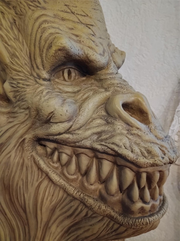 RARE CREEPSHOW FLUFFY WEREWOLF STATUE BUST - HUGE HORROR DISPLAY ...