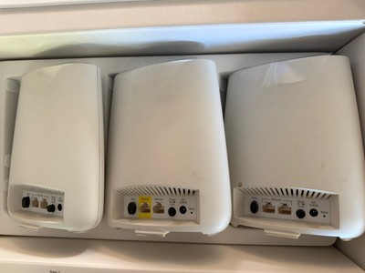 NETGEAR Orbi RBR20 Tri-Band Mesh Wi-Fi Router with two RBS20 Satellites ...