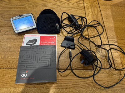 TOMTOM GO 710 GPS SAT NAV Satellite Navigation With Accessories -Please ...