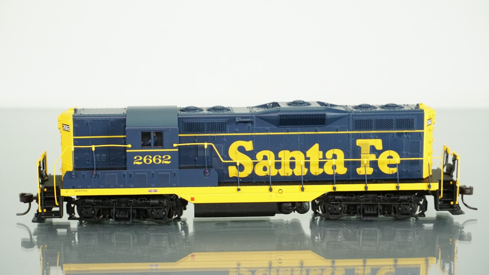 Atlas Classic GP7 Santa Fe 2662 HO scale | eBay