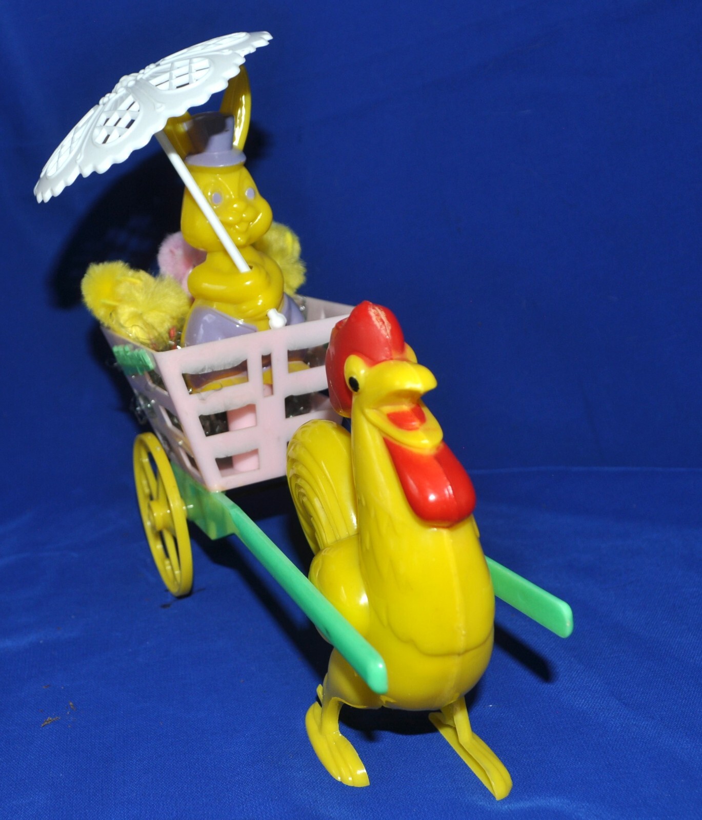 VTG E ROSEN ROSBRO PLASTIC CANDY CONTAINER ROOSTER PULLING CART Easter ...