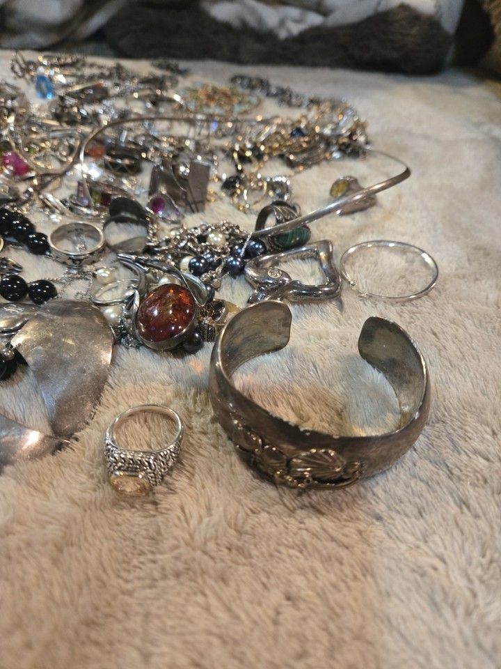 NOT SCRAP STERLING SILVER JEWELRY LOT BROOCHES NECKLACES RINGS ETC ...