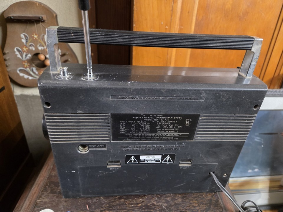 Vintage Radio Shack Realistic Patrolman SW-60 Portable Multi Band AM/FM ...