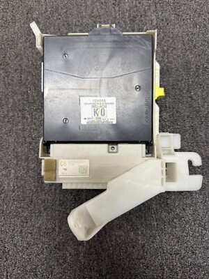 2010-2011 Toyota Prius Multiplex Network Module Fusebox 89221-47120 OEM ...