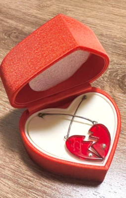 JoJo's Bizarre Adventure Golden Wind Polnareff Heart Earrings Bandai ...