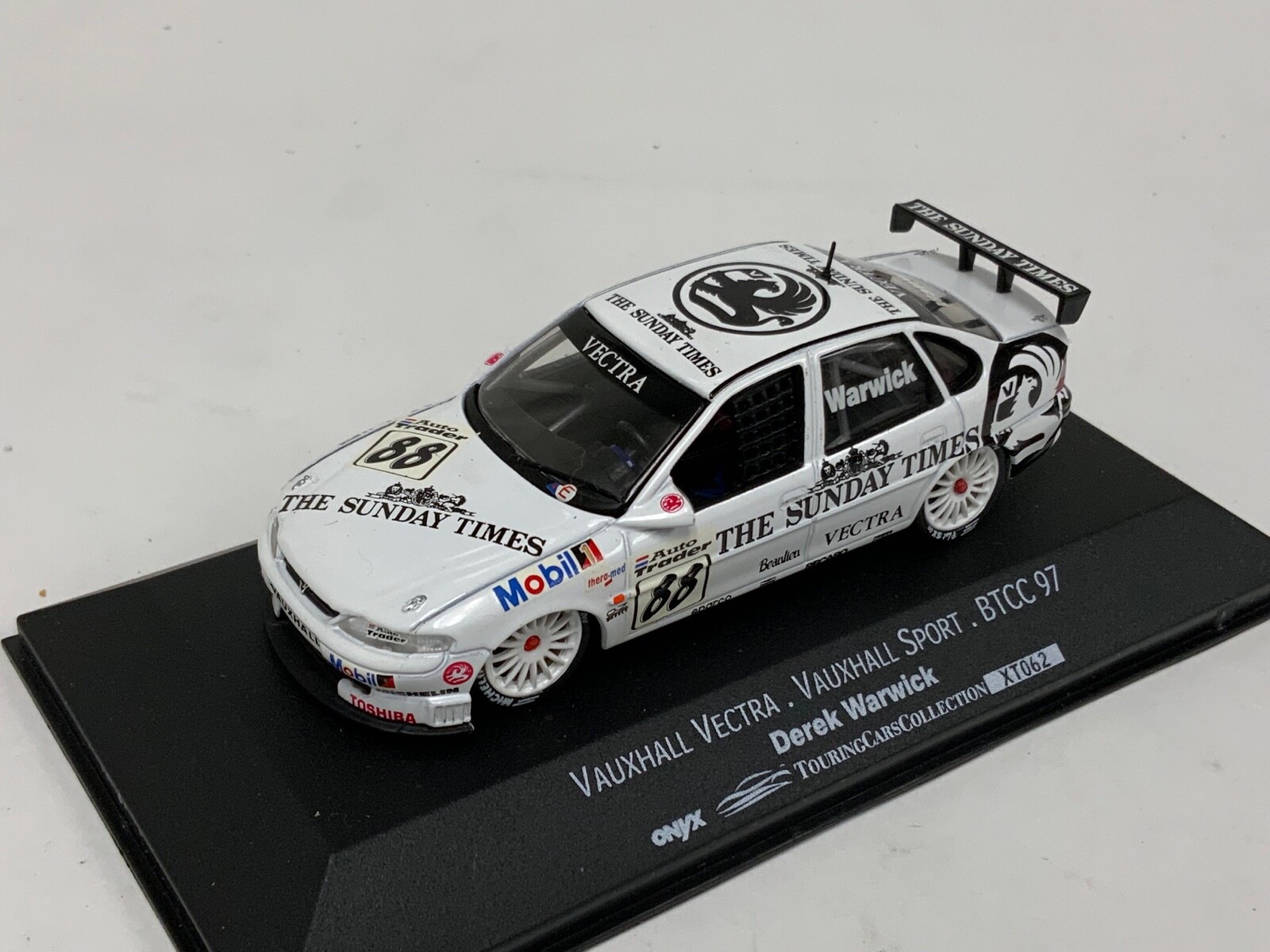 1/43 ONYX Vauxhall Vectra from 1997 BTCC of Derek Warwick Car #88 XT062 ...