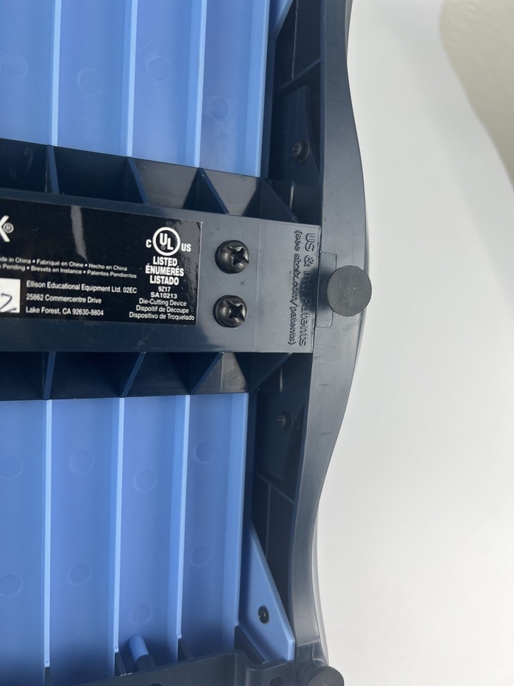Sizzix BIGkick BLUE Die-Cutting & Embossing Machine Only Model 02 Big ...