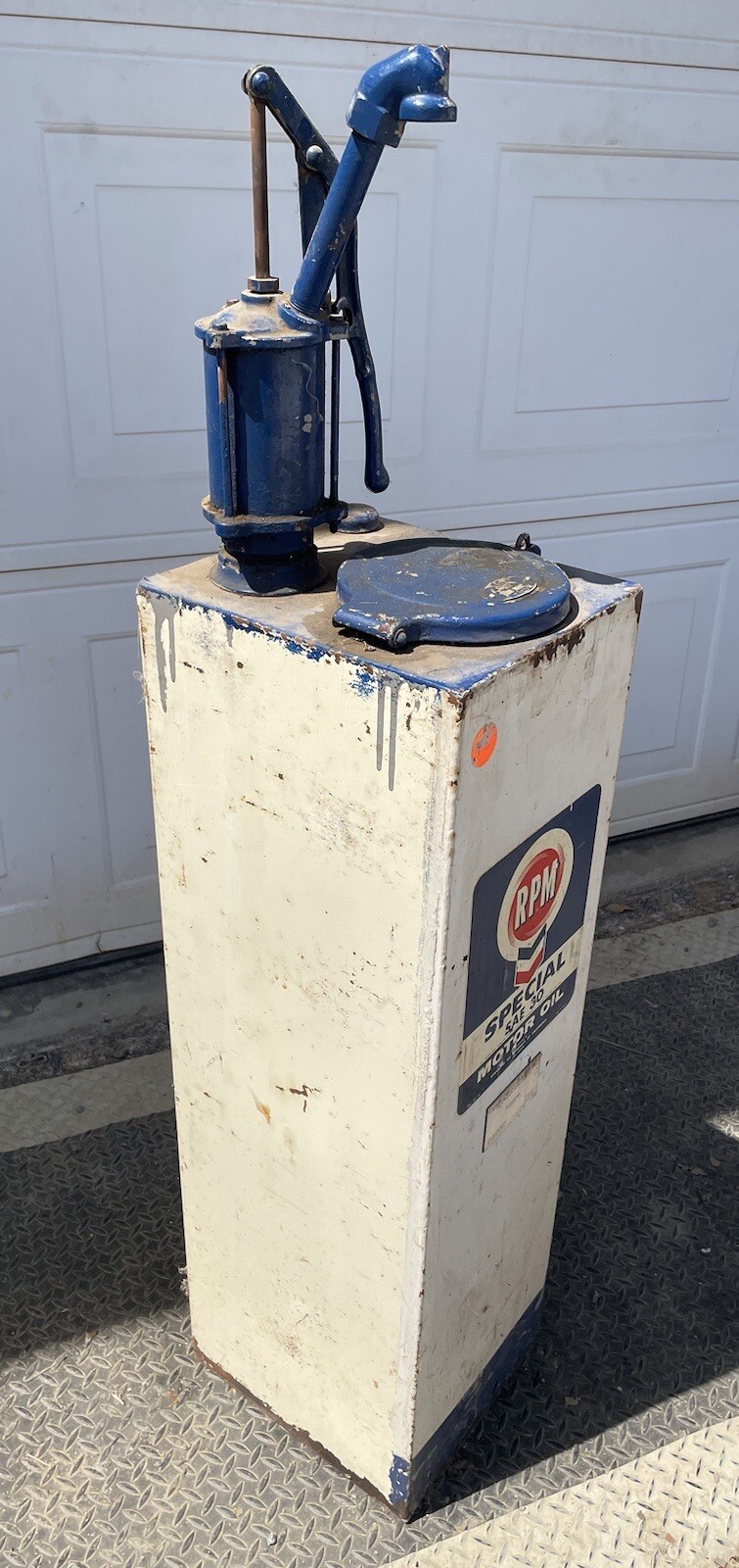 Antique Compact Oil Pump Chevron RPM Erie Meter System, Merit, Gas ...