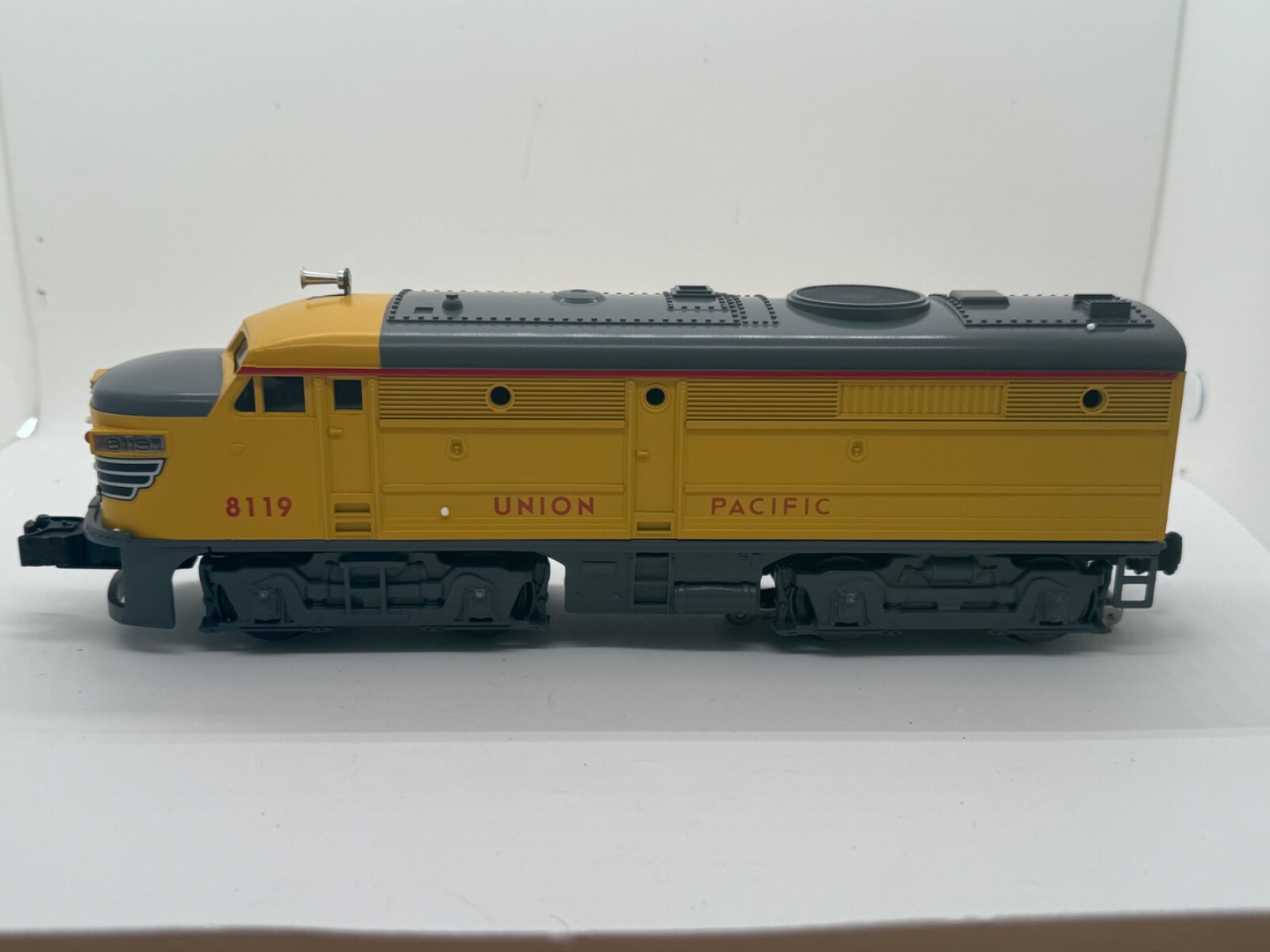 NIB, Lionel Union Pacific Diesel engine / dummy engine8120/ 8119 | eBay