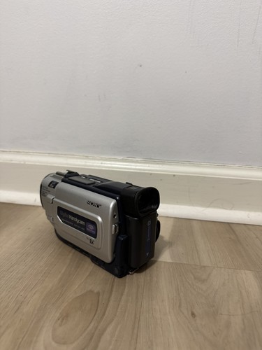 CLEANED AND TESTED TAPELESS Sony Handycam DCR-TRV17 Mini DV Camcorder ...