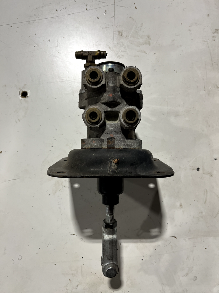 Foot Air Brake Valve Bendix 909762 | eBay