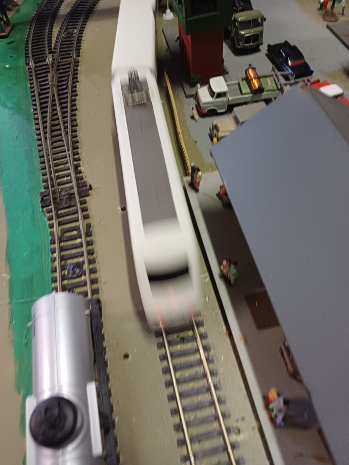 HO DC PIKO DB ICE LOCOMOTIVE DUMMY AND PASSENGER CARRIAGE W/ LIGHTS AND ...