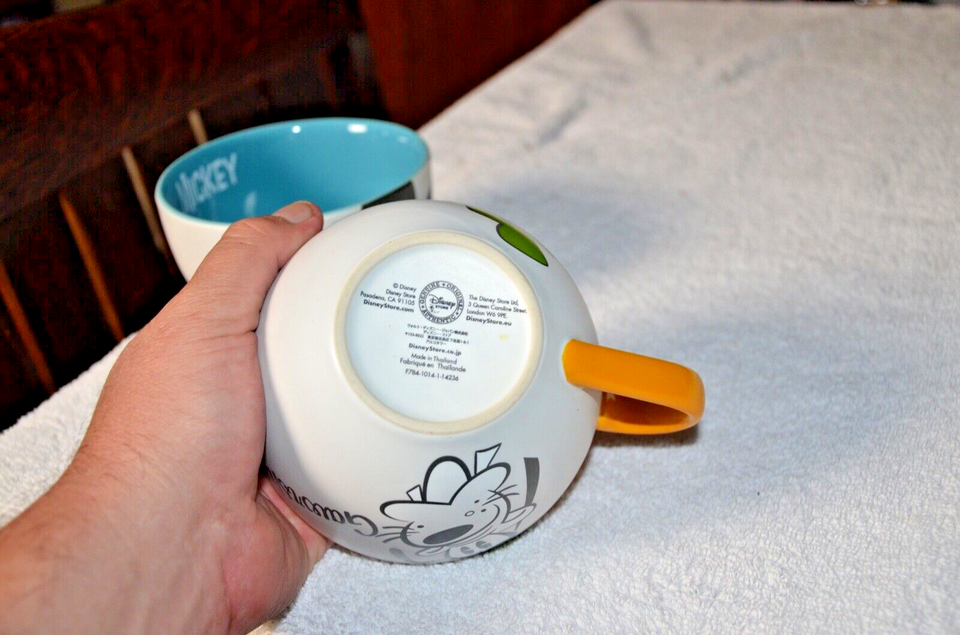 qty 2 Disney Store White/Turquoise Mickey Mouse "Yikes" Goofy “Gawrsh ...
