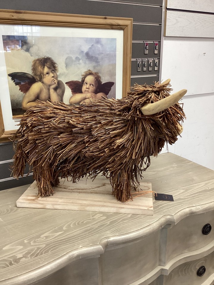 Handcrafted Wooden Highland Cow Sculpture Decorative Figurine Rustic ...