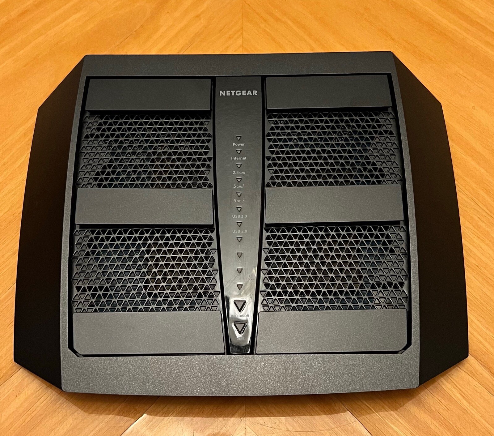 NETGEAR Nighthawk X6 - R8000 - 3200 Mbps 5 Port Mbps Tri-Band Wireless ...