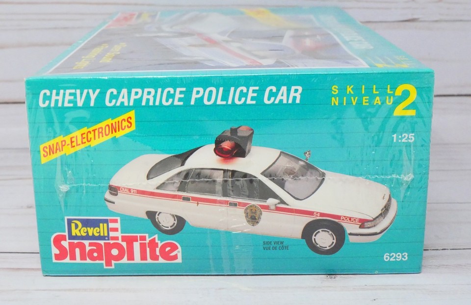 Revell Snaptite 6293, Chevy Caprice Police Car Model Kit, 1/25 Scale ...